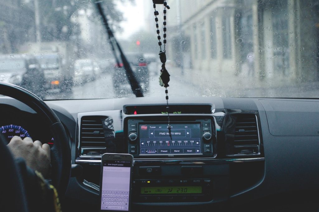 21 Car Commuting Essentials You Need For Your Daily Drive 21 Car Commuting Essentials You Need For Your Daily Drive